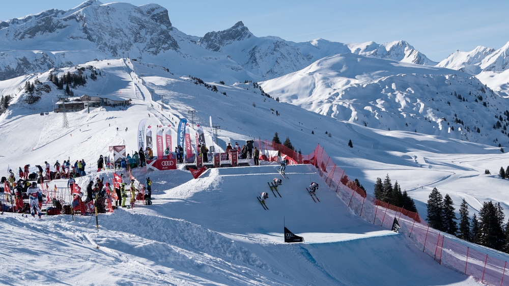 Skicross-Nachwuchs zu Besuch an der Lenk